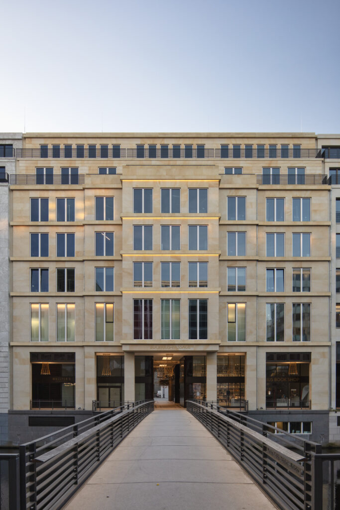 Alter Wall - Vollendete Bauten mit Naturstein von HOFMANN NATURSTEIN