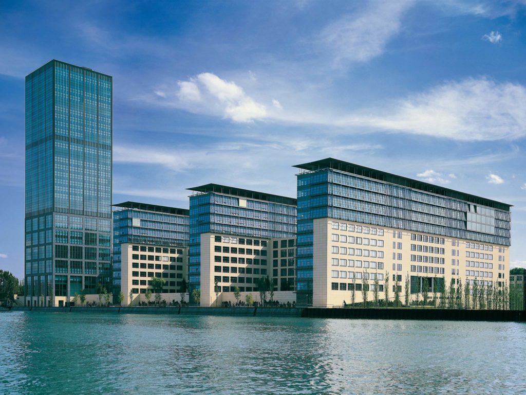 Allianz Gebäude „Treptowers“ - Vollendete Bauten mit Naturstein von ...