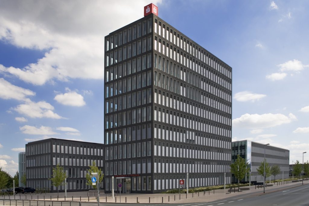 Landessparkasse (LzO) - Vollendete Bauten mit Naturstein von HOFMANN ...