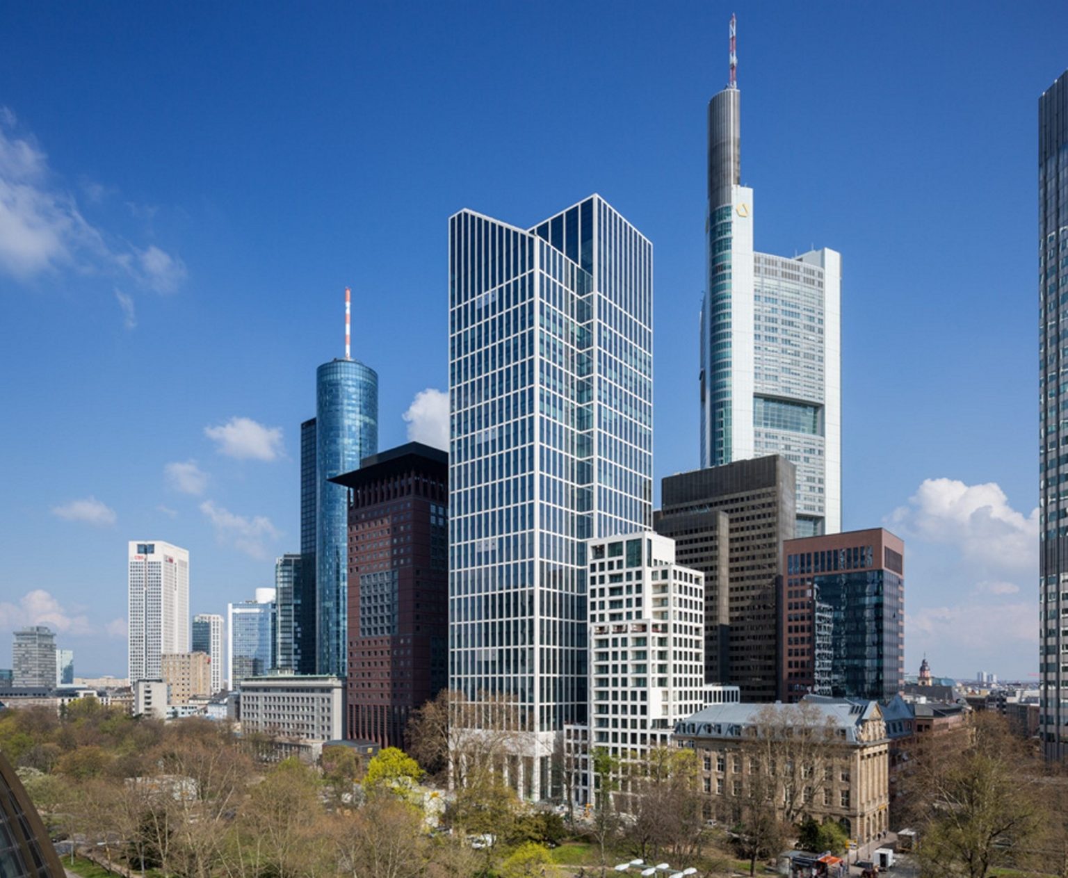 Taunus Tower - Vollendete Bauten mit Naturstein von HOFMANN NATURSTEIN